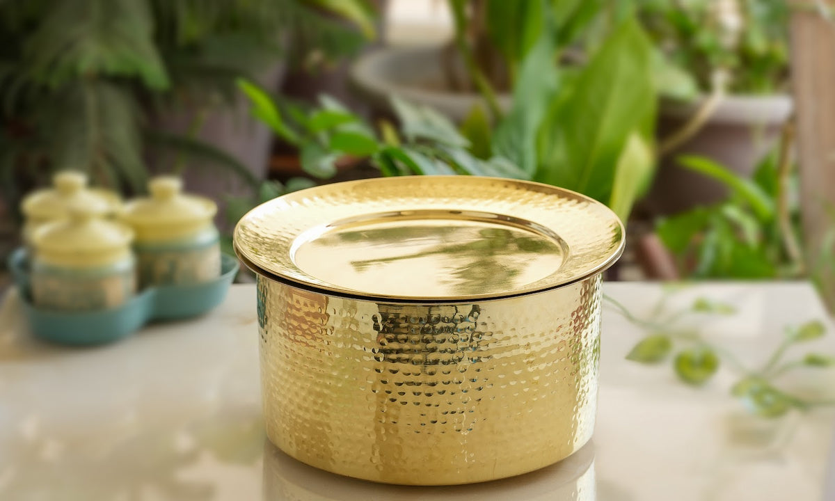 IndianArtVilla Pure Brass Bhagona/Patila with Lid, Inside Tin Lining,
